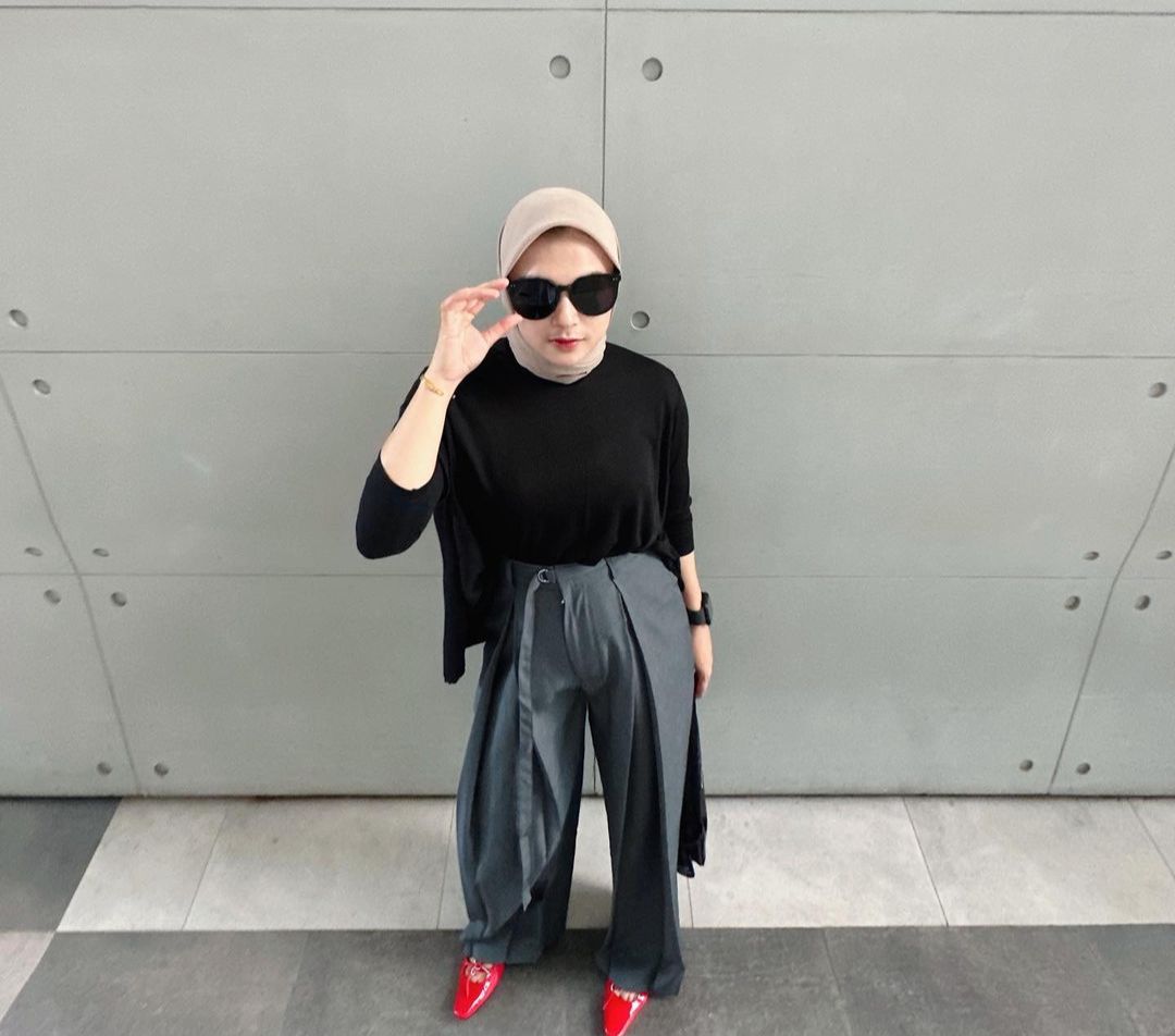 Tampil Lebih Bold dengan Sentuhan Sepatu Merah