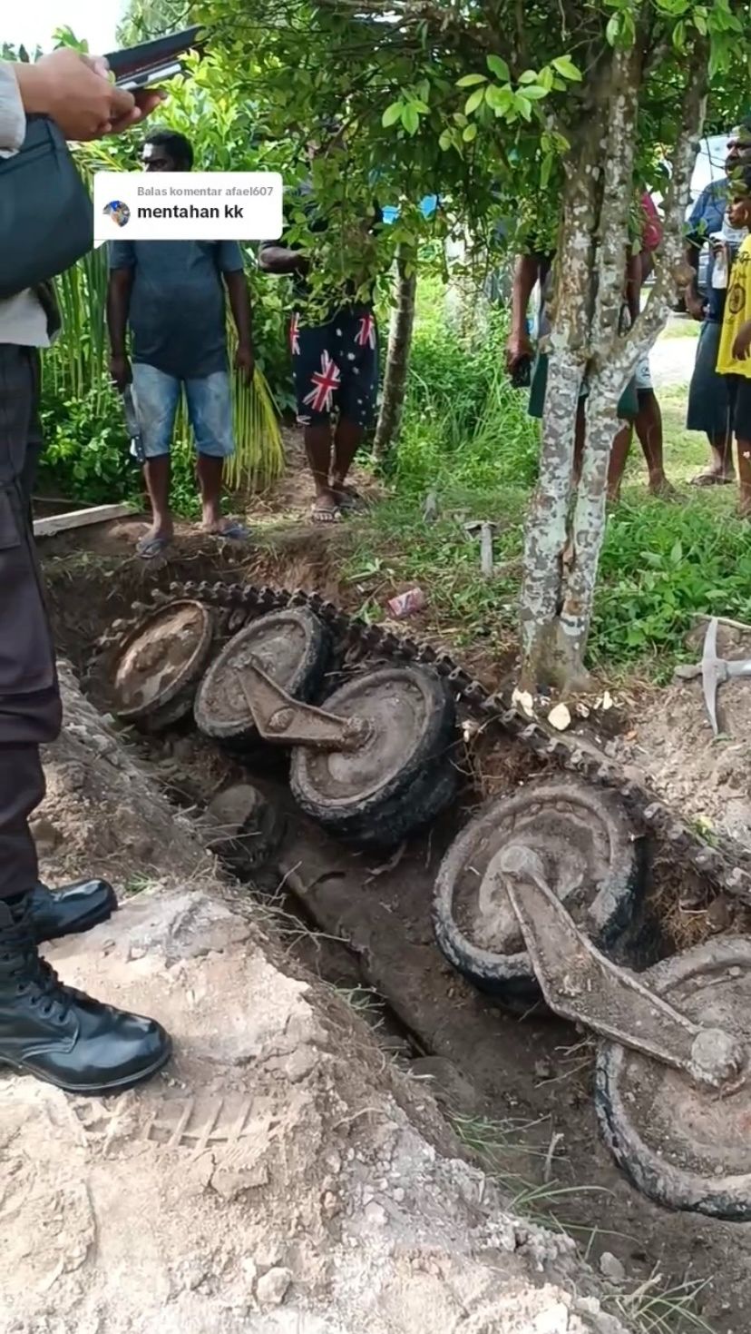 Viral Penemuan Tank Terkubur di Dalam Tanah di Papua, Diduga ...