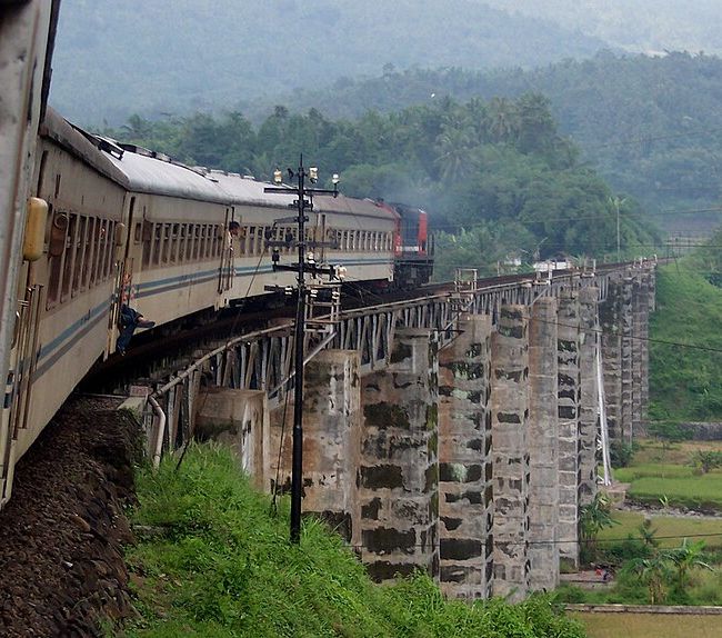 Sejarah Kereta Api Cepat "Java Nacht-Expres" pada Era Hindia-Belanda ...