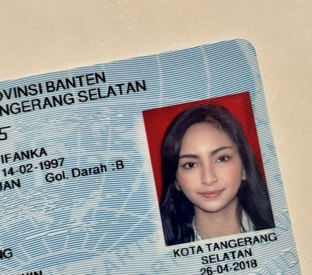 Viral Foto KTP Selebgram Cantik Ini Jadi Perbincangan, Disebut 'Melawan ...