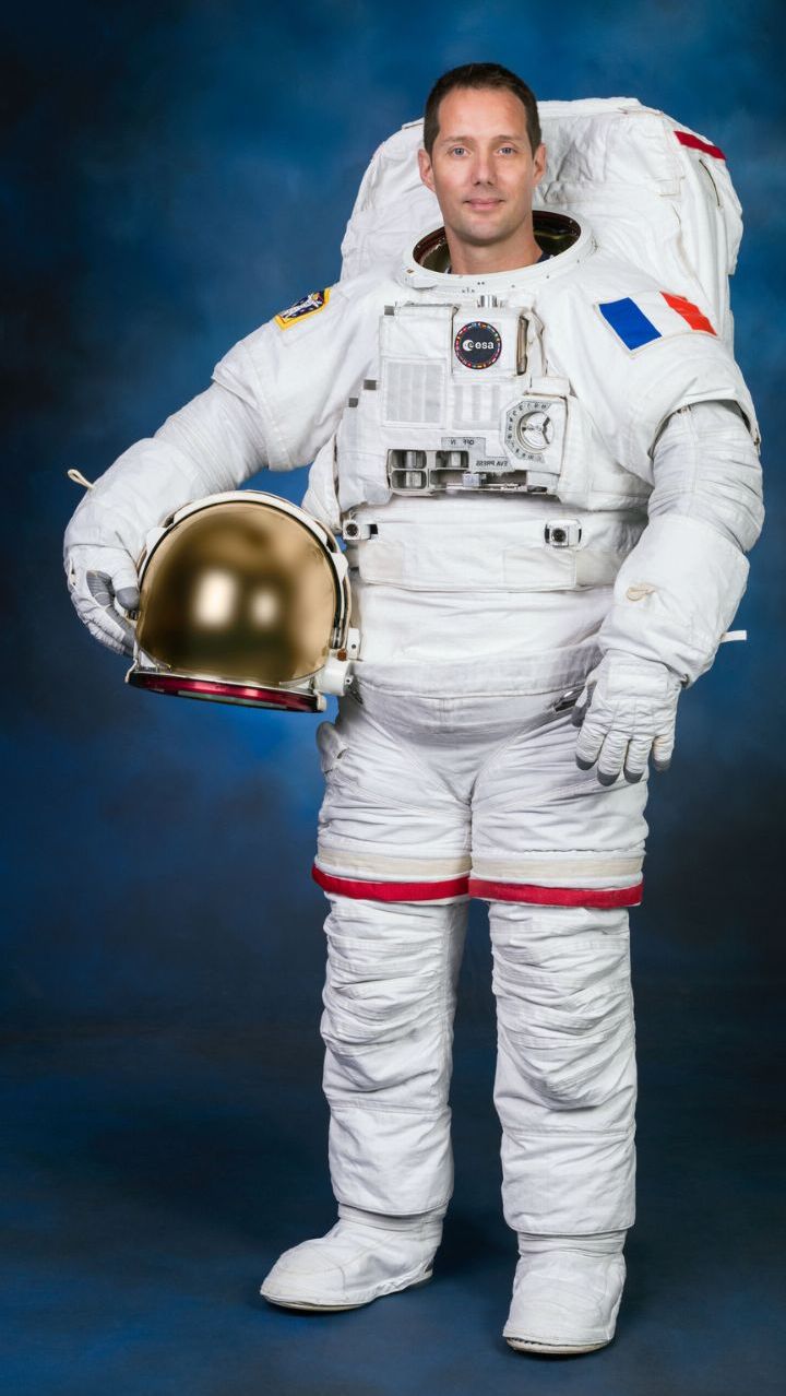 Penampakan Deretan Kostum Astronot dari Berbagai Negara