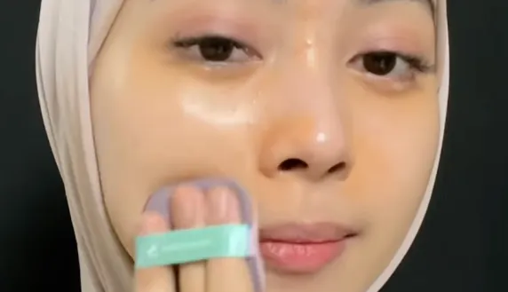 Cegah Makeup Dempul dengan Cara Ini | dream.co.id