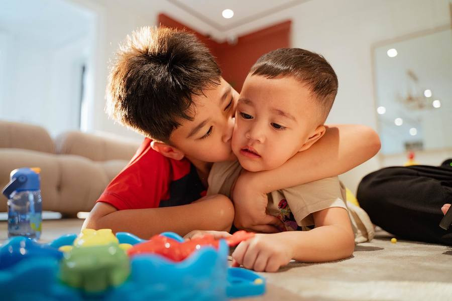 Mencuri Perhatian, 8 Foto Rafathar dan Rayyanza 'Cipung' Main Bareng ...