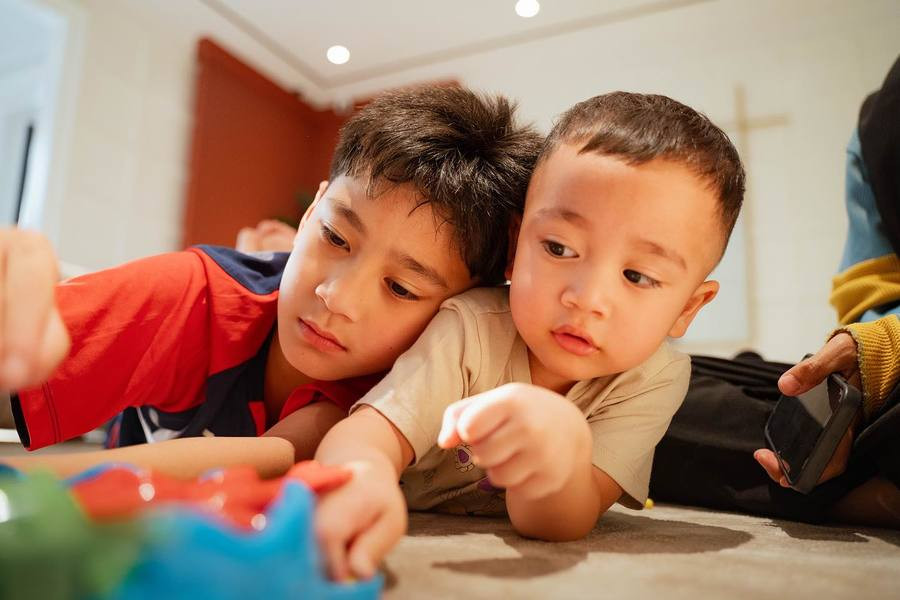 Mencuri Perhatian, 8 Foto Rafathar dan Rayyanza 'Cipung' Main Bareng ...