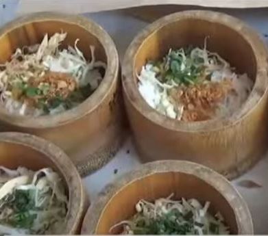 Menikmati Soto Bumbung, Kuliner Khas Klaten yang Disajikan di Atas ...