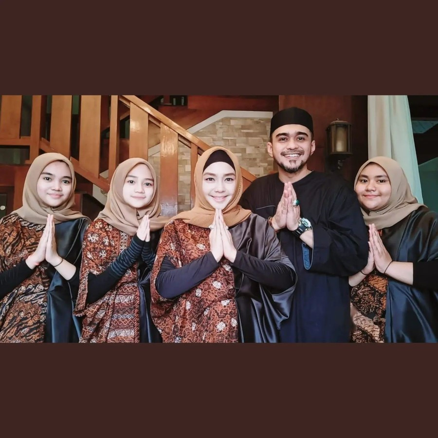 Ini 8 Potret Keren Anak Pedangdut Beken Era 90-2000an