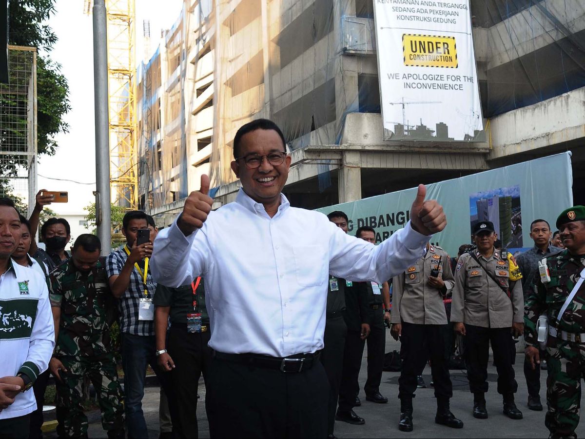 FOTO: Semringah Anies dan Cak Imin Jalani Tes Kesehatan di RSPAD Gatot ...