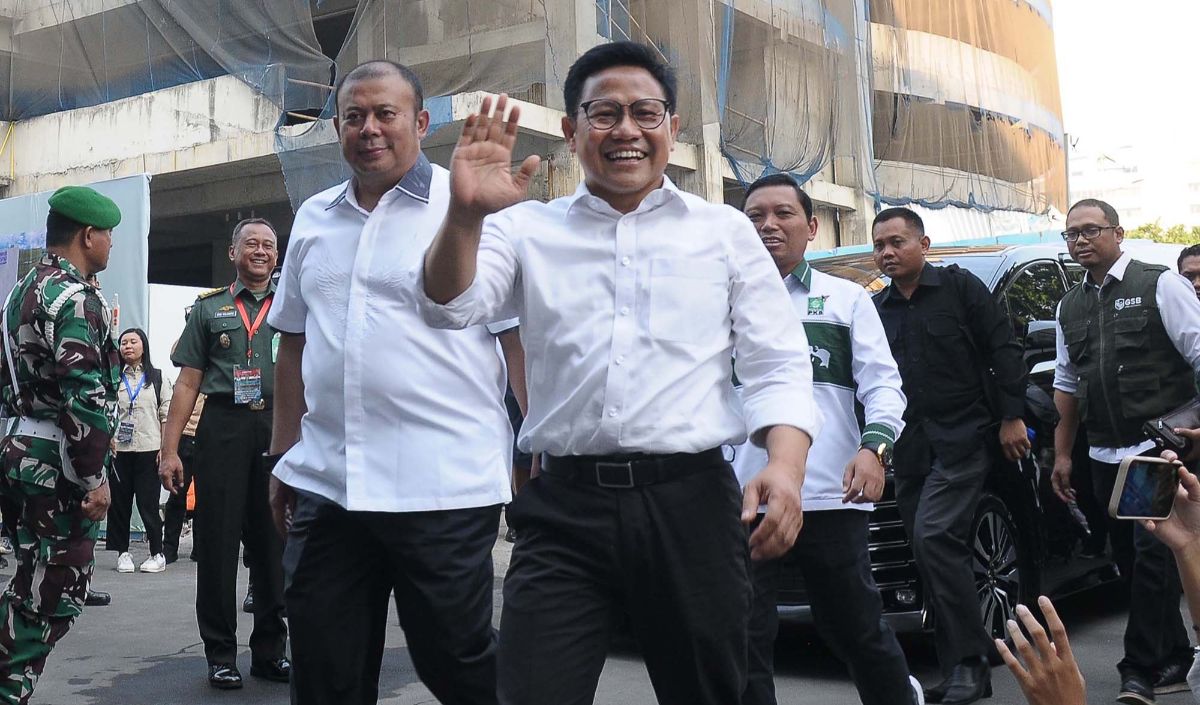 FOTO: Semringah Anies dan Cak Imin Jalani Tes Kesehatan di RSPAD Gatot ...