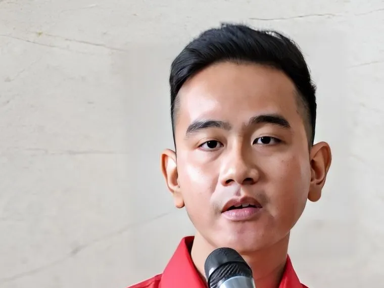 Gibran Menjawab: Soal Dinasti Politik, Sanksi dan Nasibnya di PDIP