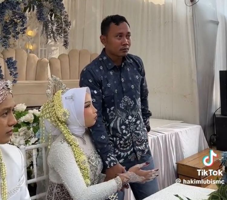 Sangat Dekat, Momen Kakak Laki-Laki Menangis saat Adik Perempuannya Menikah Ini Viral