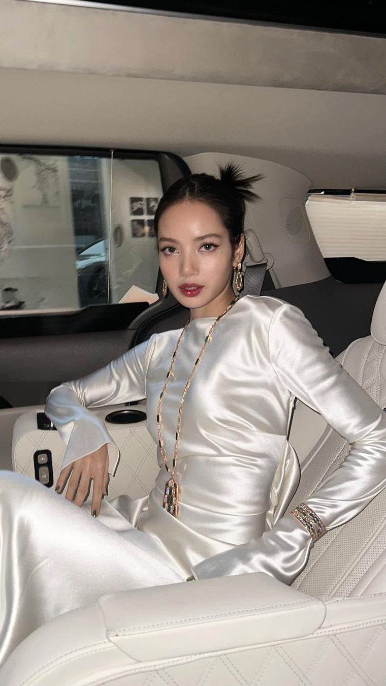 6 BLACKPINK Lisa's Hairstyles Since Her Debut, Now She Shows Her ...