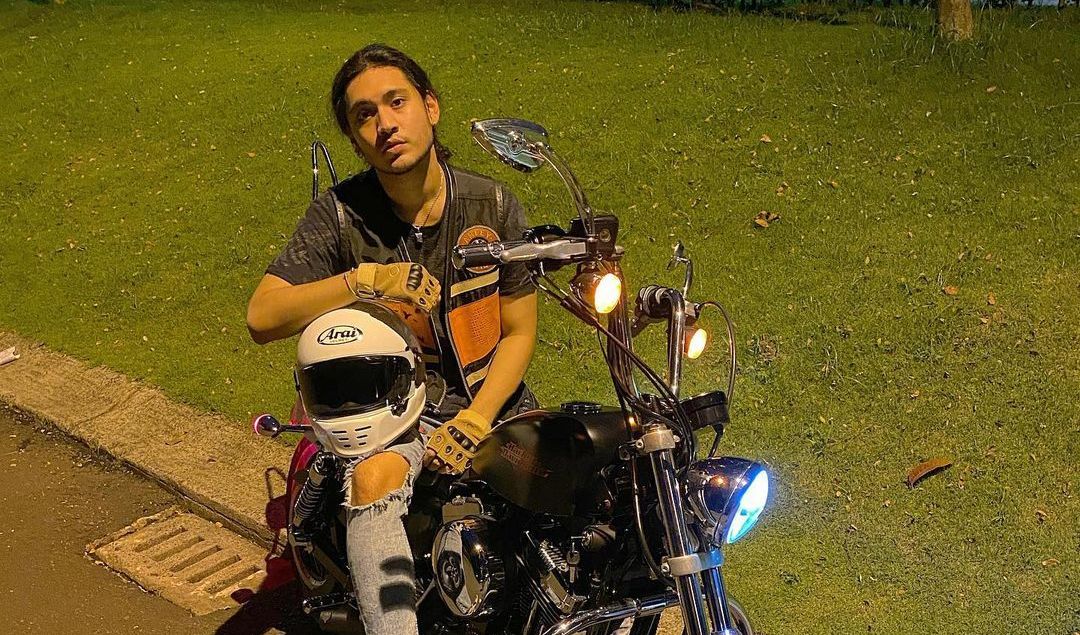Anak Ini Aktor Terkenal yang Hobi Naik Moge, Coba Tebak Siapa? | Dream ...