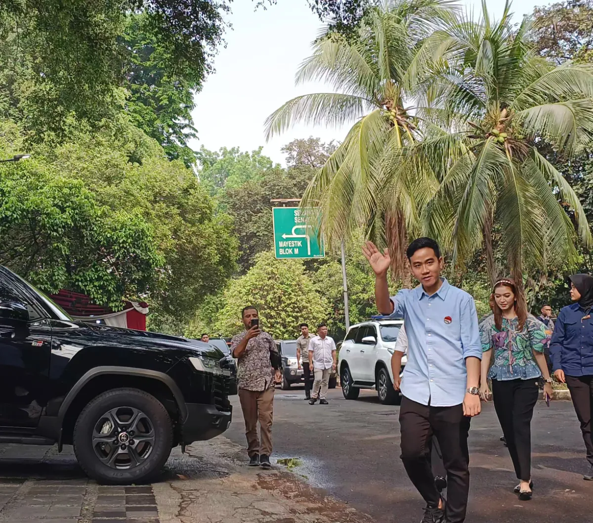 Didampingi Silvi Ananda, Gibran Tiba di Rumah Prabowo