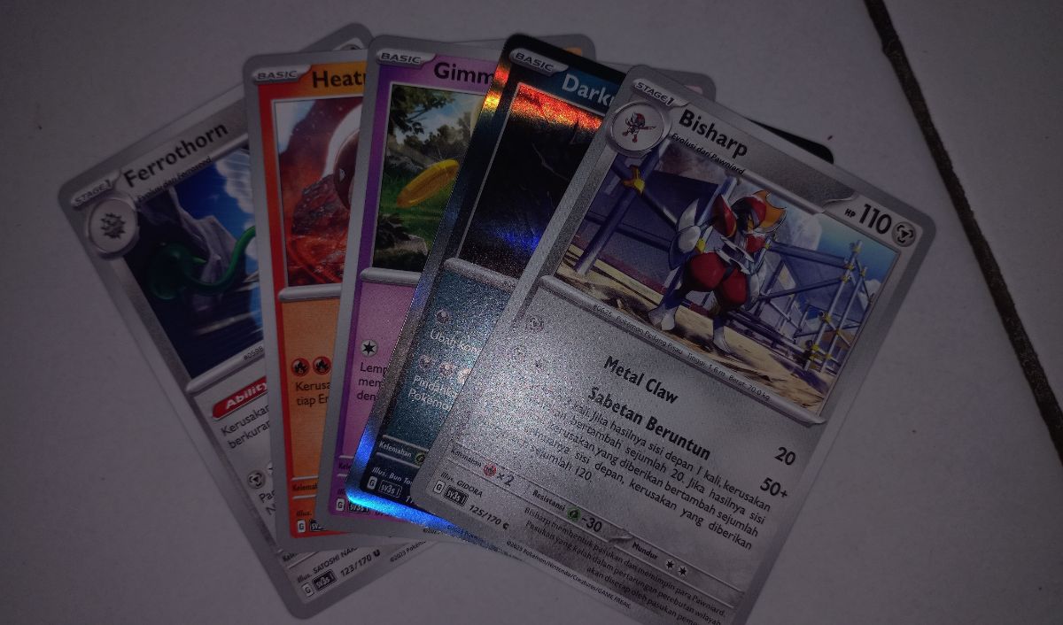 Pokèmon Game Kartu Koleksi Kilau Hitam Rilis Eksklusif di Indonesia, Charizad EX Jadi Incaran