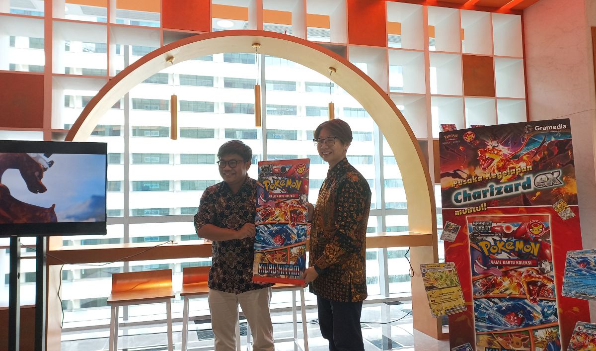 Pokèmon Game Kartu Koleksi Kilau Hitam Rilis Eksklusif di Indonesia, Charizad EX Jadi Incaran