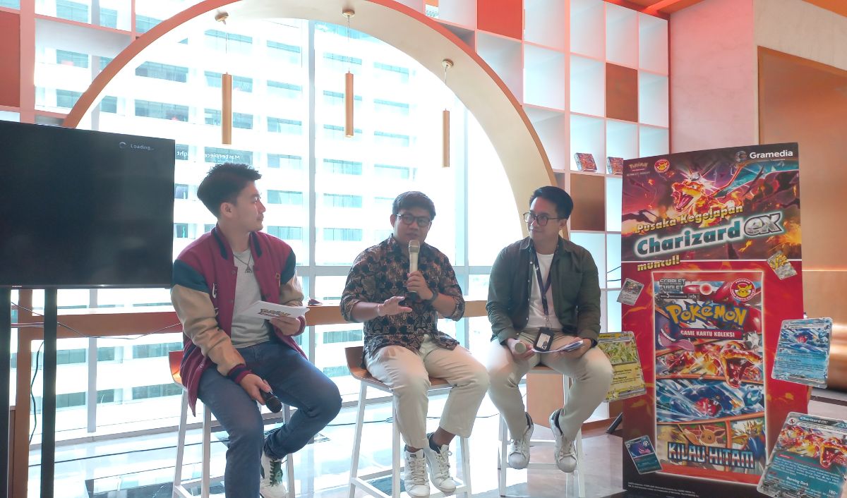 Pokèmon Game Kartu Koleksi Kilau Hitam Rilis Eksklusif di Indonesia, Charizad EX Jadi Incaran