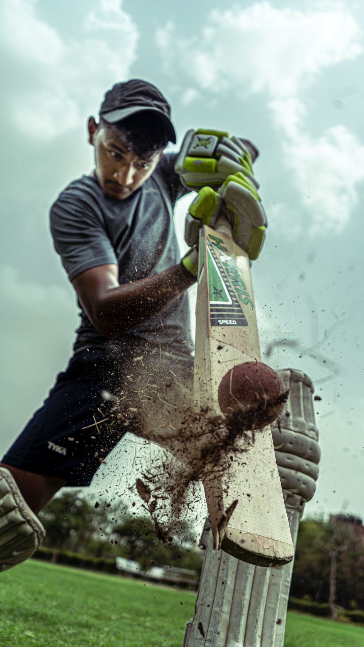 20 Cricket Tips and Tricks for Beginner Batsmen and Bowlers | trstdly.com