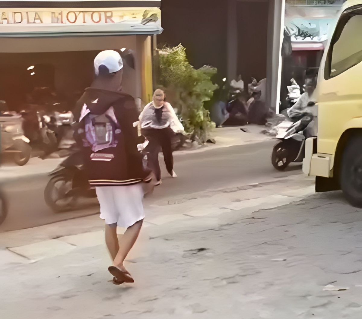 Momen Haru Ayah Pertama Kali Bertemu Putri Kandungnya Berkat Instagram ... Momen Haru Ayah Pertama Kali Bertemu Putri Kandungnya Berkat Instagram ...