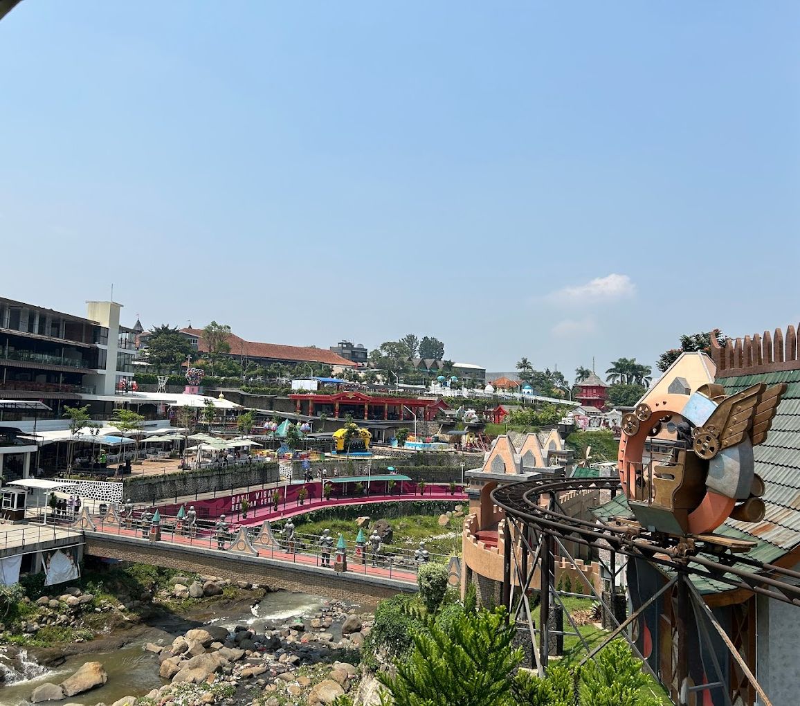 Serunya Keliling Istana Dongeng Bogor, Ada Kastil Megah hingga Kebun ...