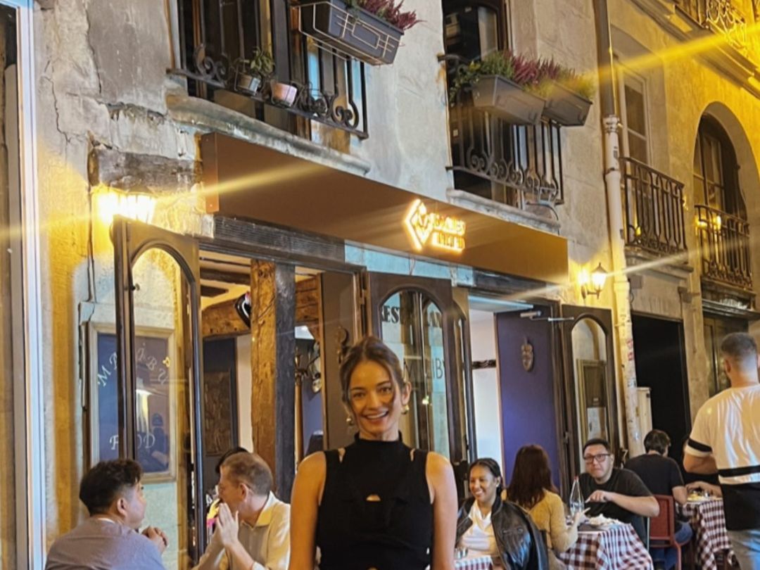 Enzy Storia Foto Bareng Kendall Jenner di Paris Fashion Week, Tak Kalah ...