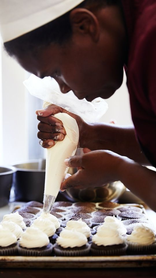 How To Make Icing For Your Cake: 3 Simple Variations | trstdly.com