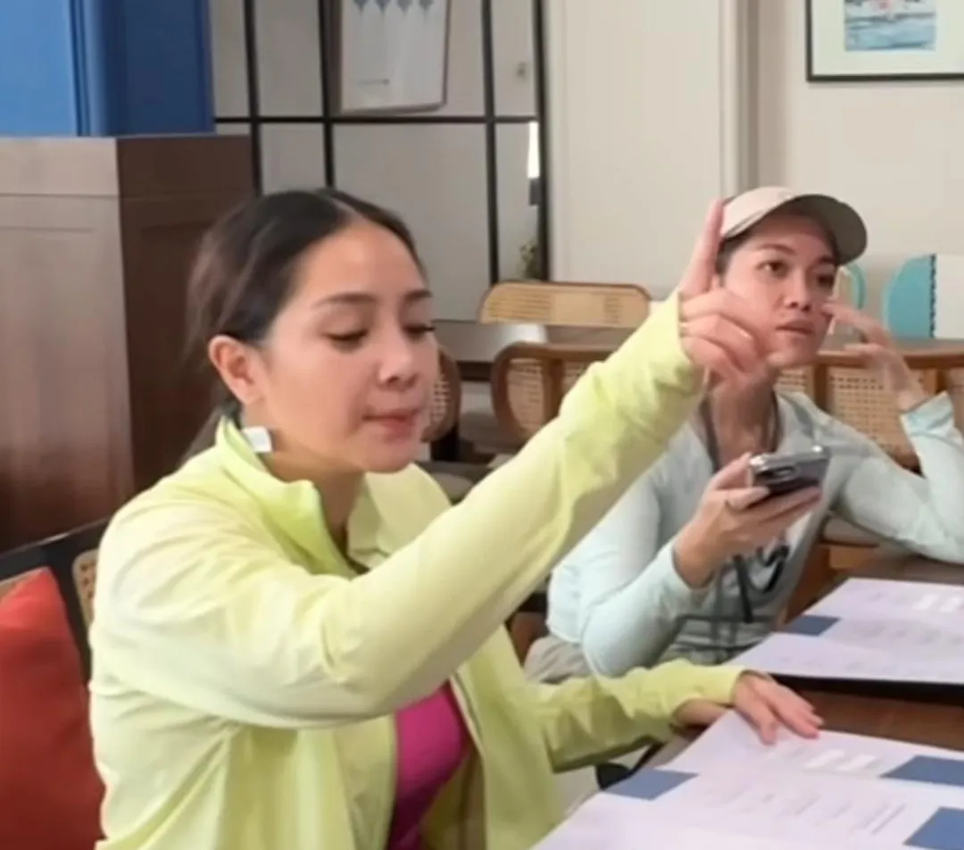 Lari Pagi Bareng Nia Ramadhani dan Ayu Dewi, Penampilan Nagita Slavina ... Lari Pagi Bareng Nia Ramadhani dan Ayu Dewi, Penampilan Nagita Slavina ...