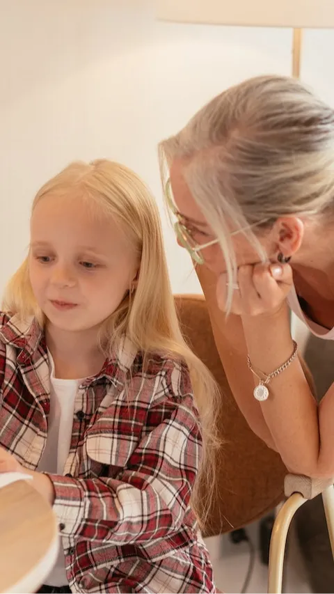 Tanda Orangtua Terlalu Mengatur atau Menerapkan Overparenting pada Anak