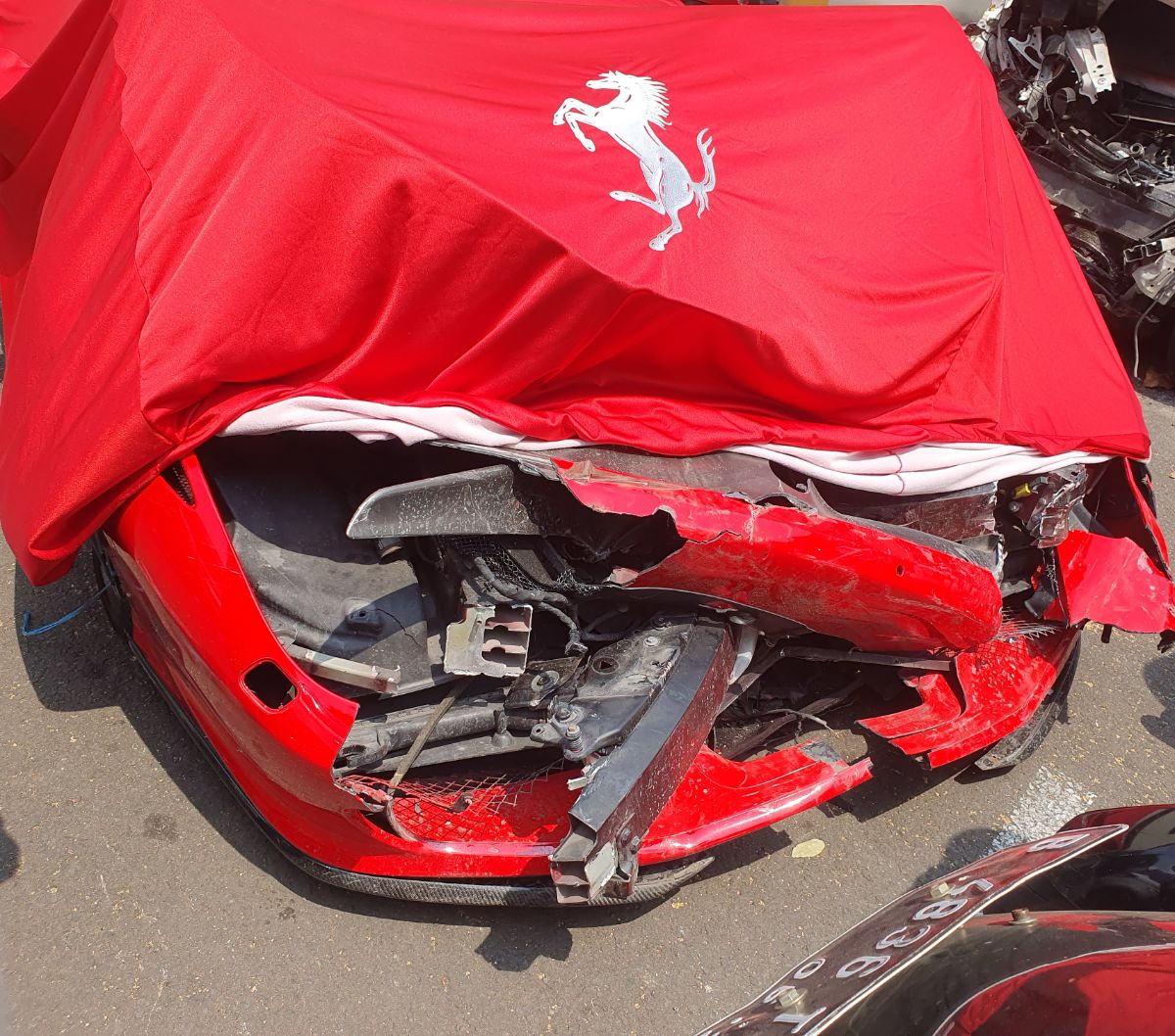 Penampakan Ferrari Merah yang Tabrak 5 Kendaraan di Senayan, Body Depan ...