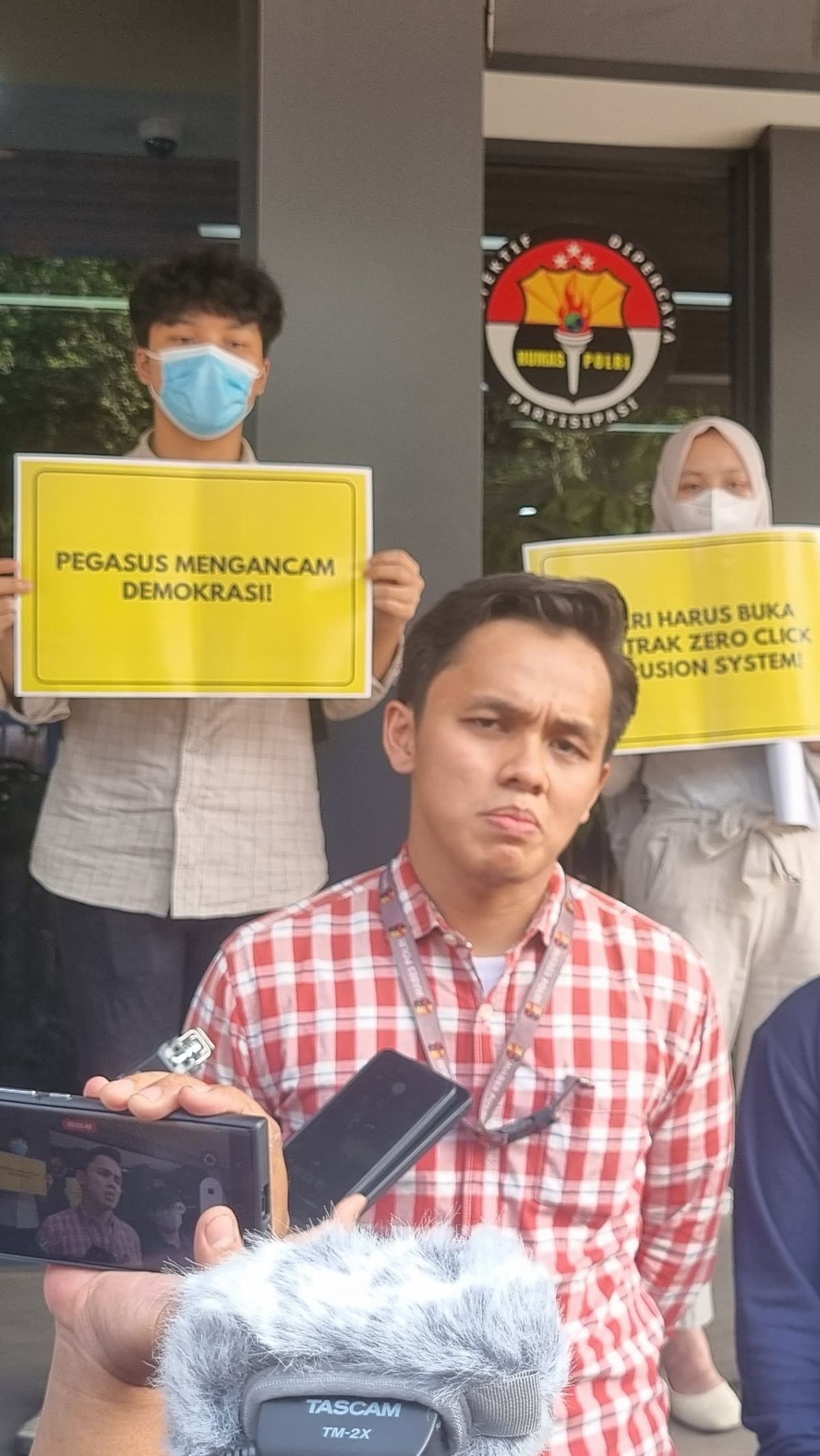 ICW Desak Polri Terbuka soal Pengadaan Alat Sadap | merdeka.com
