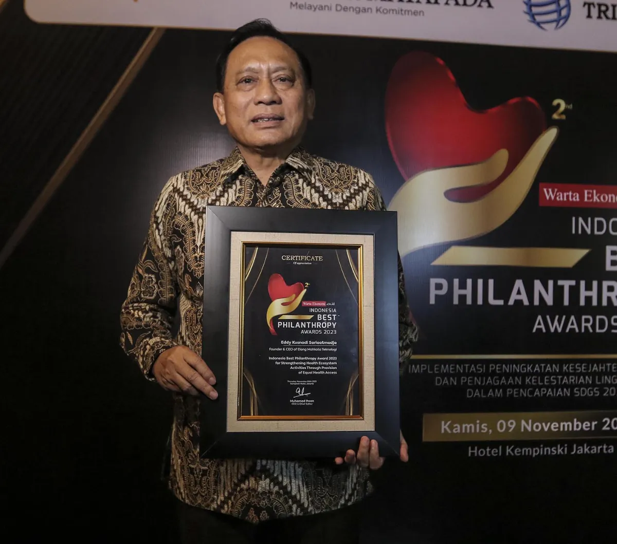 FOTO: Pendiri Emtek Eddy Sariaatmadja Raih Indonesia Best Philanthropy ...