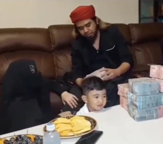 Gokil, Gus Syamsudin Jatah Uang Untuk Sang Istri Rp100 Juta Setiap ...