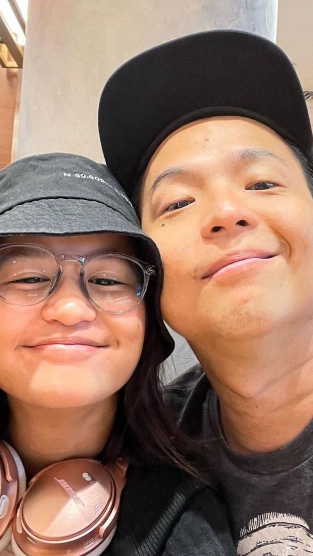 8 Potret Terbaru Penampilan Sky, Putri Sulung Ernest Prakasa, yang ...