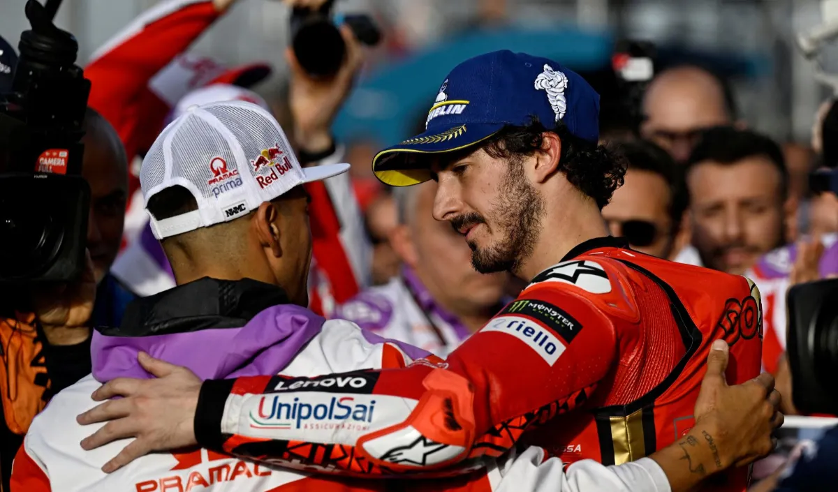 FOTO: Gaya Selebrasi Pecco Bagnaia Kembali Jadi Juara Dunia MotoGP 2023, Pecahkan Tiga Rekor!