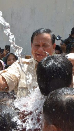 VIDEO: Prabowo Resmikan 12 Titik Air di Pamekasan Sambil Asyik Main ... VIDEO: Prabowo Resmikan 12 Titik Air di Pamekasan Sambil Asyik Main ...