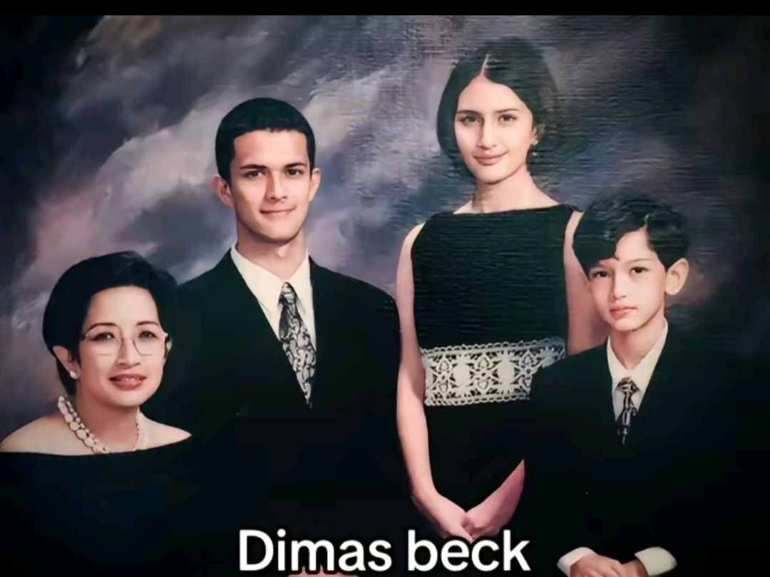 Sederet Foto Lawas Artis Bareng Keluarga, Dimas Beck dan Raline Shah ...