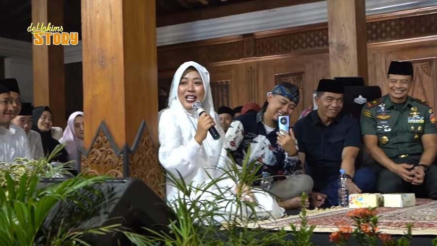 10 Potret Soimah Tampil Berhijab Beda Banget dan Bikin Pangling ... 10 Potret Soimah Tampil Berhijab Beda Banget dan Bikin Pangling ...