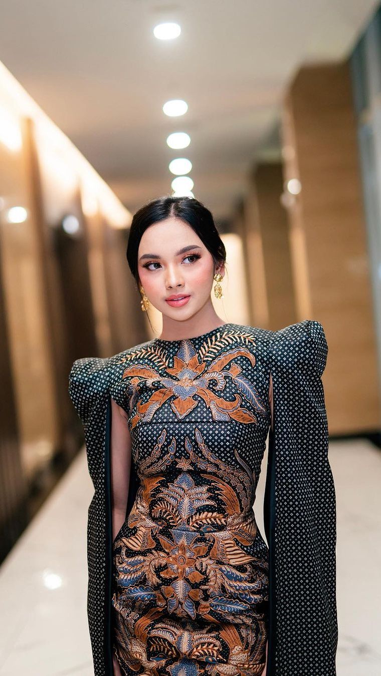 Potret Outfit Etnik Modern Afgan dan Lyodra Saat Manggung, Keren!