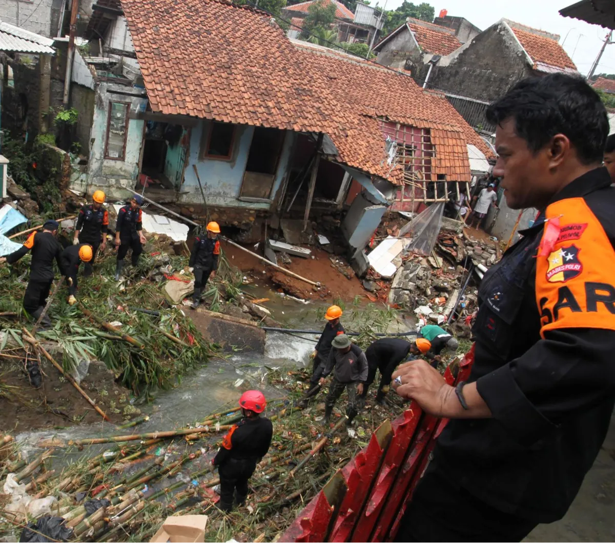 FOTO: Penampakan Puluhan Rumah Rusak di Bogor Usai Guyuran Hujan Deras Semalaman