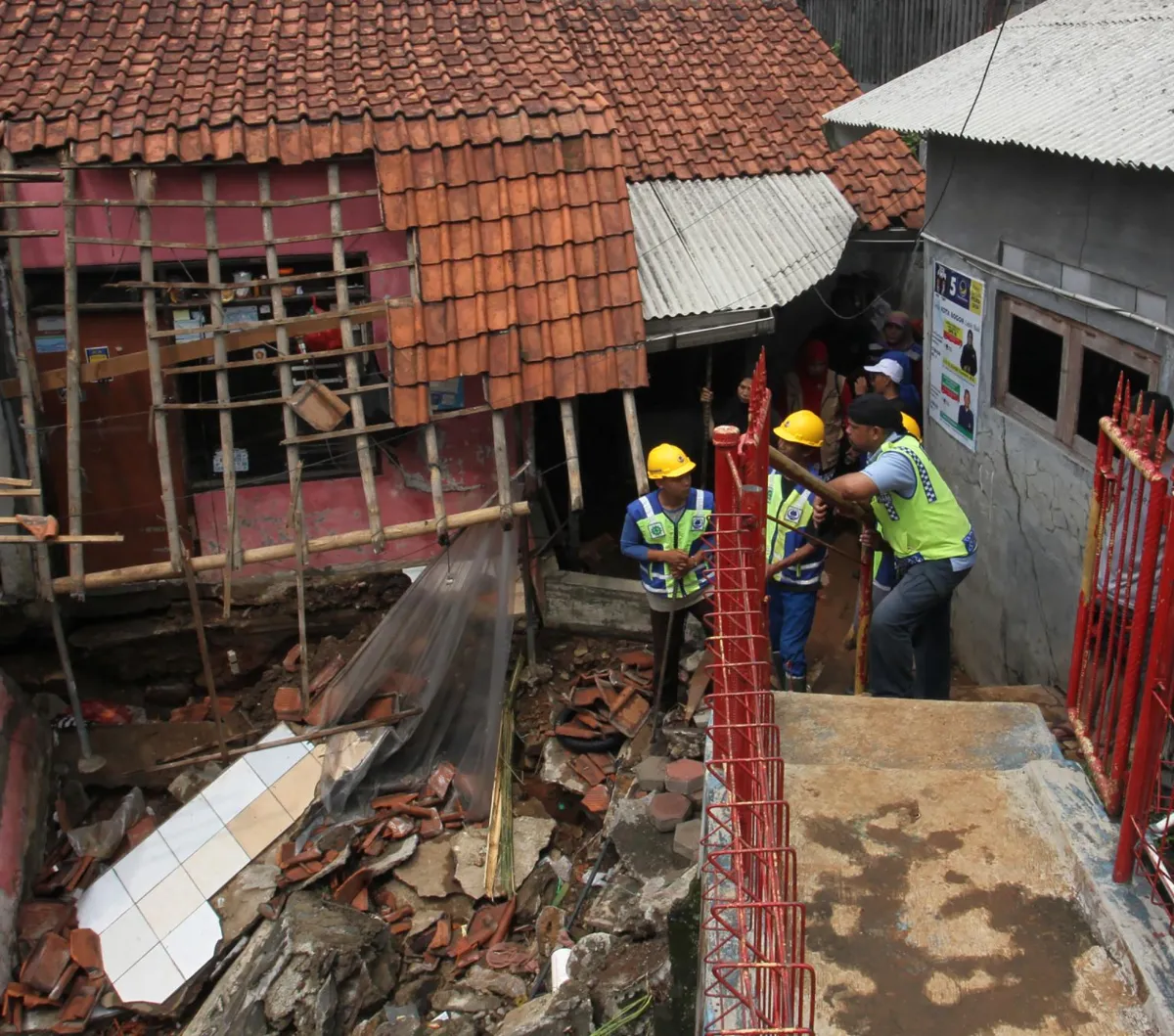 FOTO: Penampakan Puluhan Rumah Rusak di Bogor Usai Guyuran Hujan Deras Semalaman