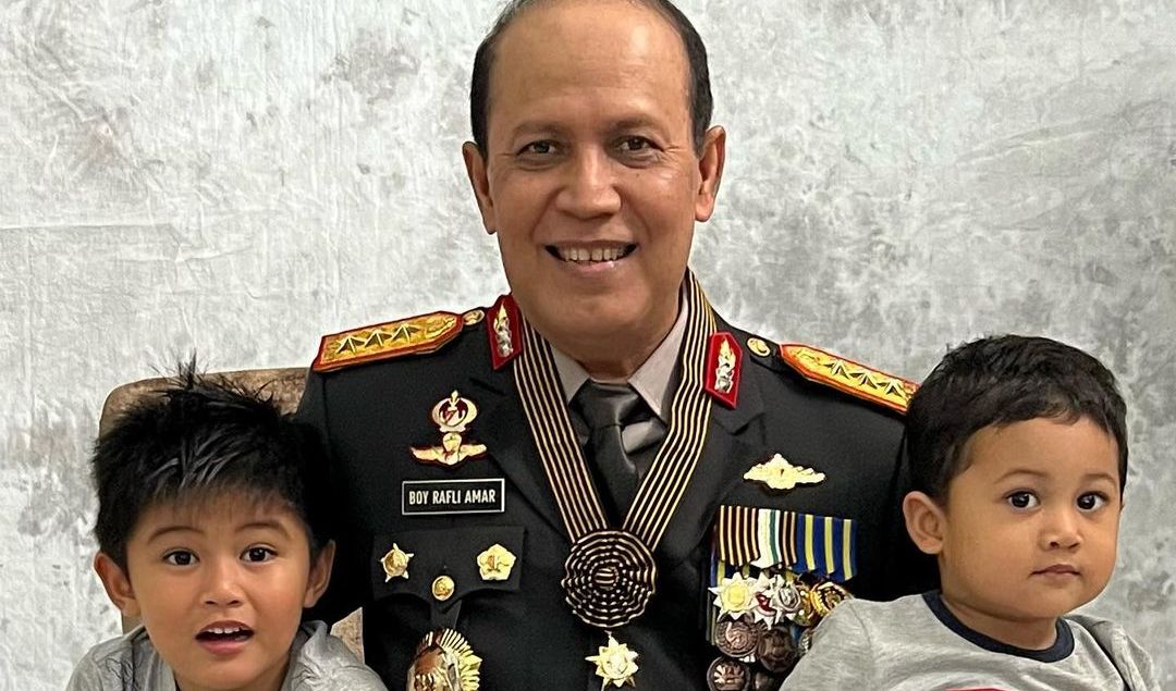Gagah, Potret Komjen. Pol. (Purn.) Boy Rafli Amar Pakai Sabuk Hitam ...