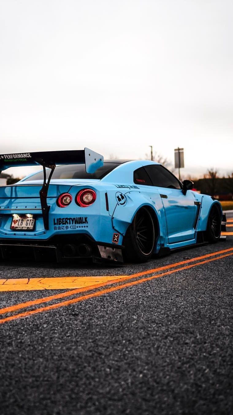 Ingin Meminang Nissan GT-R R35? Segini Harga dan Spesifikasinya ...