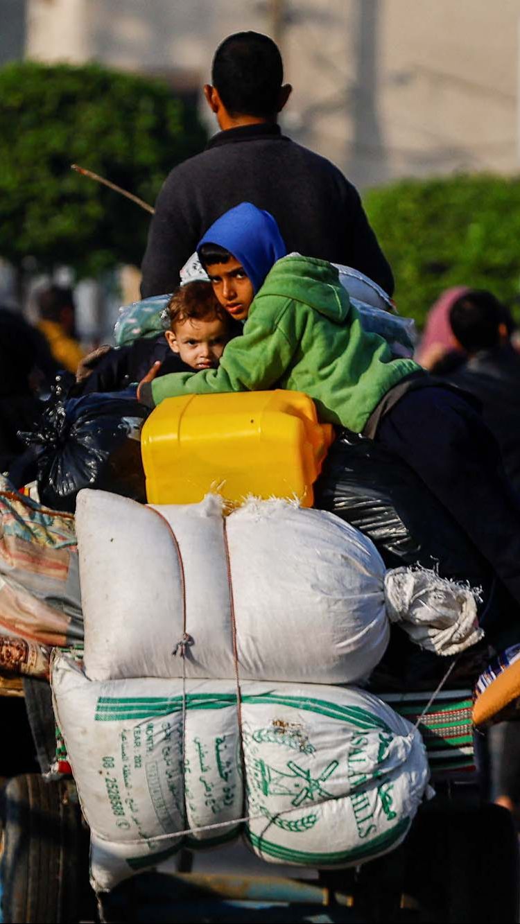 FOTO: Serangan Udara Israel Kembali Hujani Gaza, Warga Palestina ...