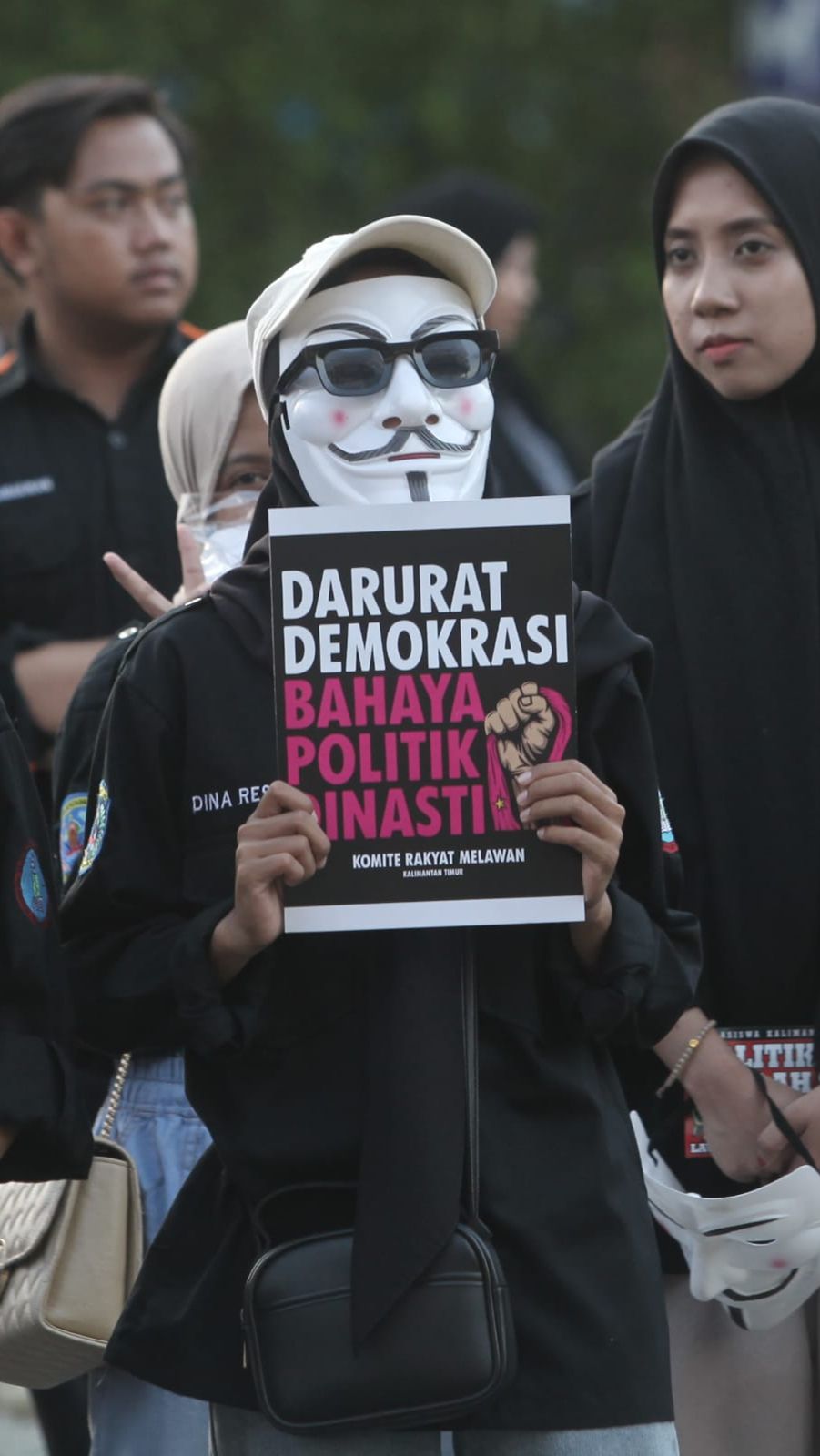 FOTO: Aksi Ratusan Mahasiswa di Samarinda Demo Lawan Politik Dinasti ...