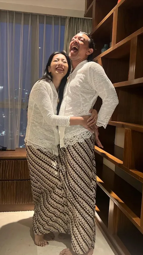 Bikin Ngakak! Potret Hesti Purwadinata dan Suami Tampil jadi Jeng Yah ...