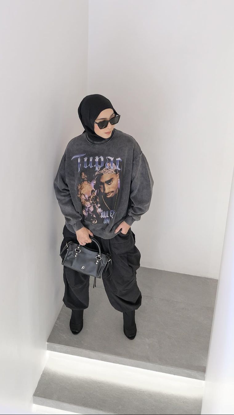 Swag Style Seru Richa Iskak, Padukan Jogger Pants dan Boots Heels