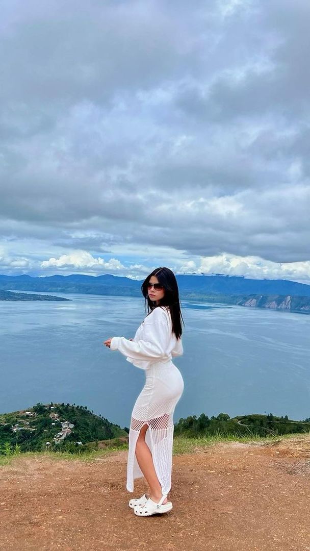 5 Potret Cantik Maria Theodore, Sudah 3 Tahun Menjalin Asmara dengan ...