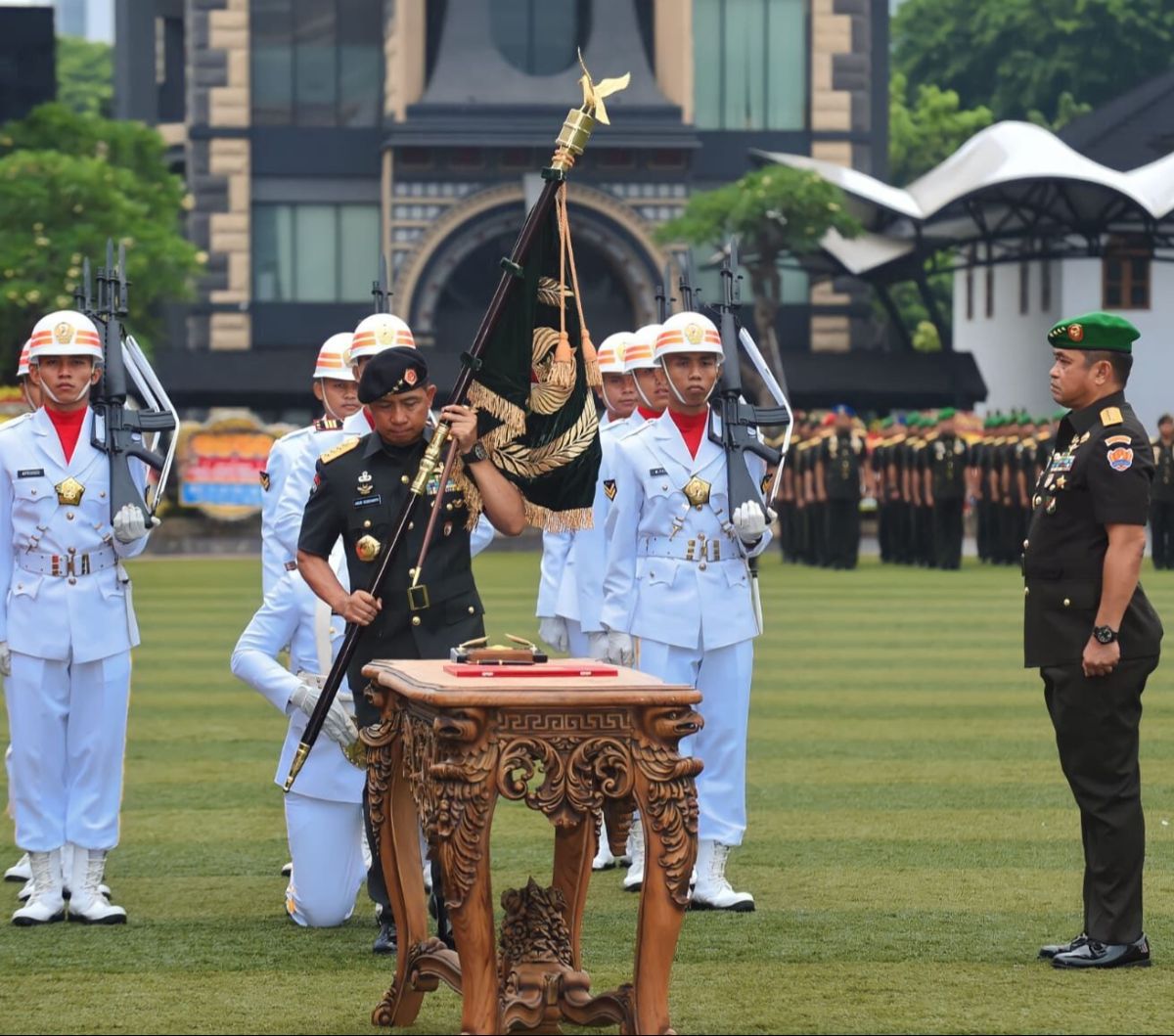 Bikin Merinding Pesan Panglima TNI Saat Tradisi Pelepasan Kasad di ...