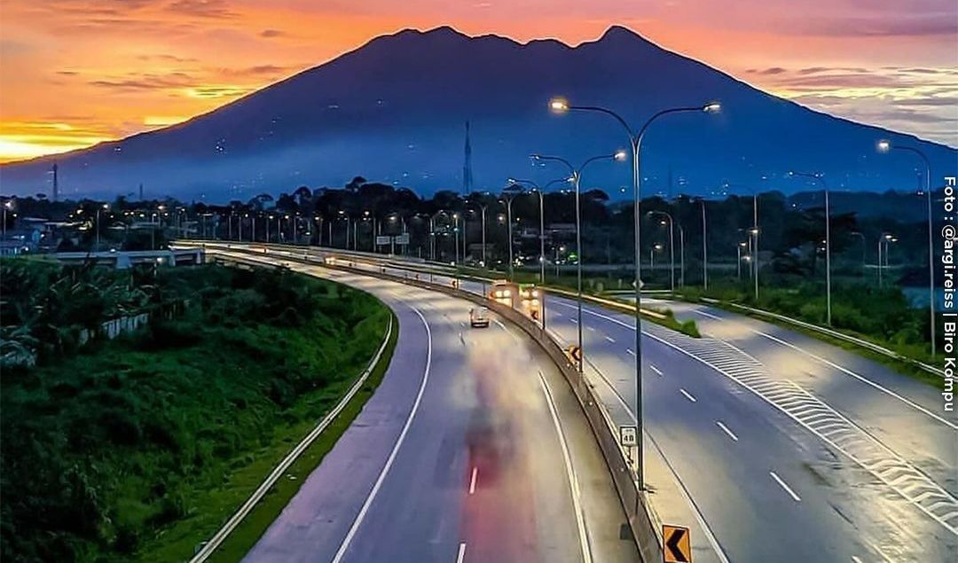 10 Jalan Tol dengan Pemandangan Terindah di Indonesia | Dream.co.id
