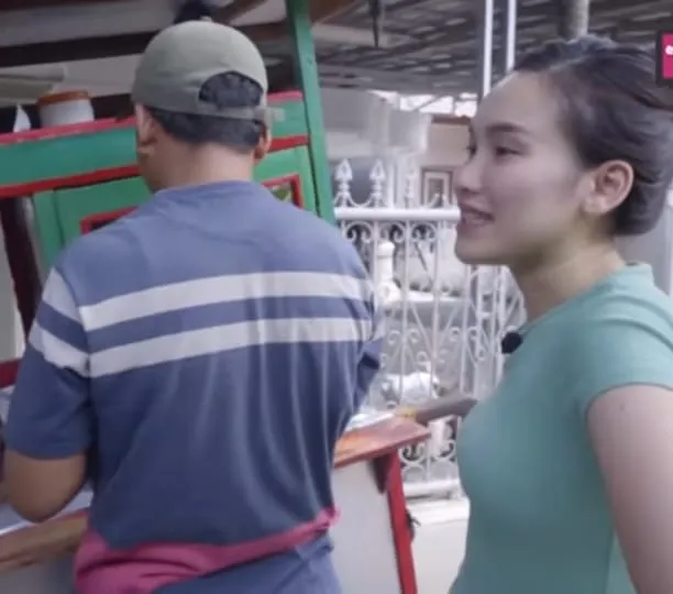 Potret Ayu Ting Ting Jajan Soto Mi Bogor Dekat Rumah, Gak Make-up Tetap ... Potret Ayu Ting Ting Jajan Soto Mi Bogor Dekat Rumah, Gak Make-up Tetap ...