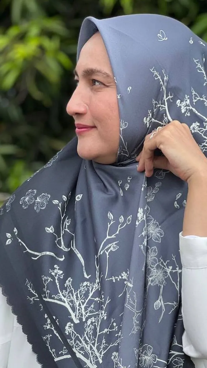 Potret Sarah Amalia Eks Istri Ariel Noah, Kini Kenakan Hijab Makin ...